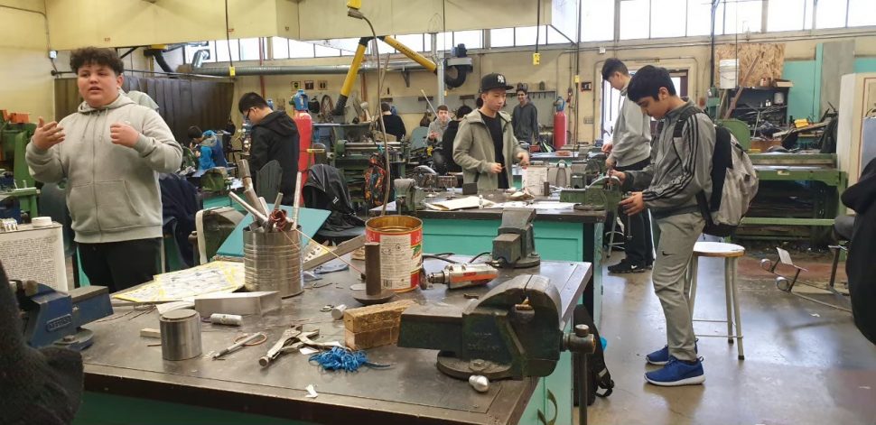 โรงเรียนมัธยมคิลลานี่ Killarney Secondary School | GetEducation.co.th